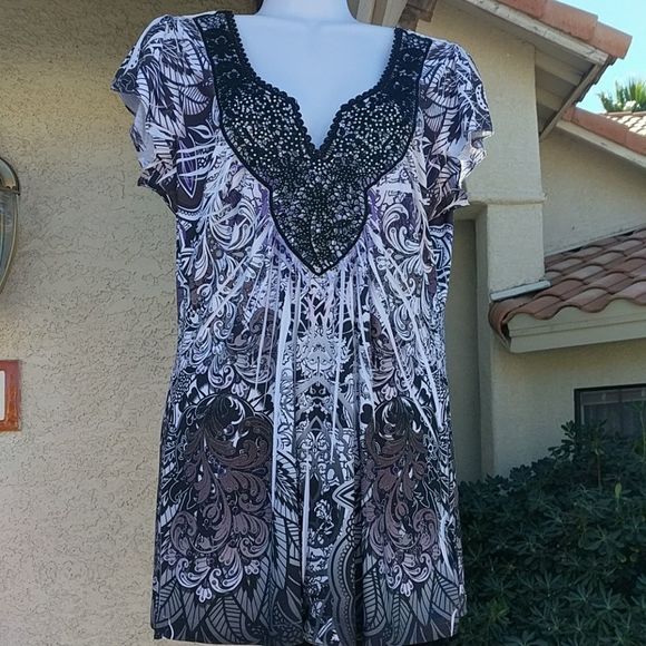 Apt. 9 | Tops | Nwt Flowing Beautiful Tunic | Poshmark